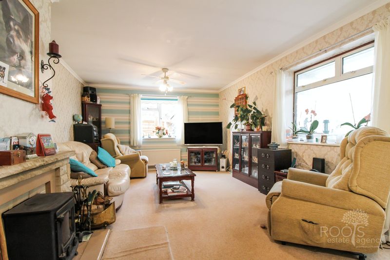 3 bedroom detached bungalow for sale, Northway, Thatcham RG, RG18 3EP