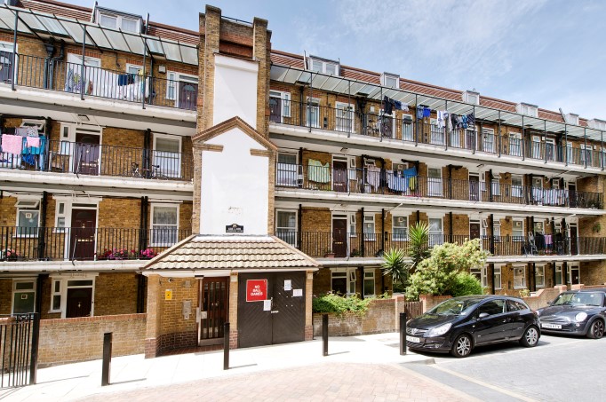 3 bedroom flat to rent, Fulham Court, Fulham Road, London, SW6 5PG